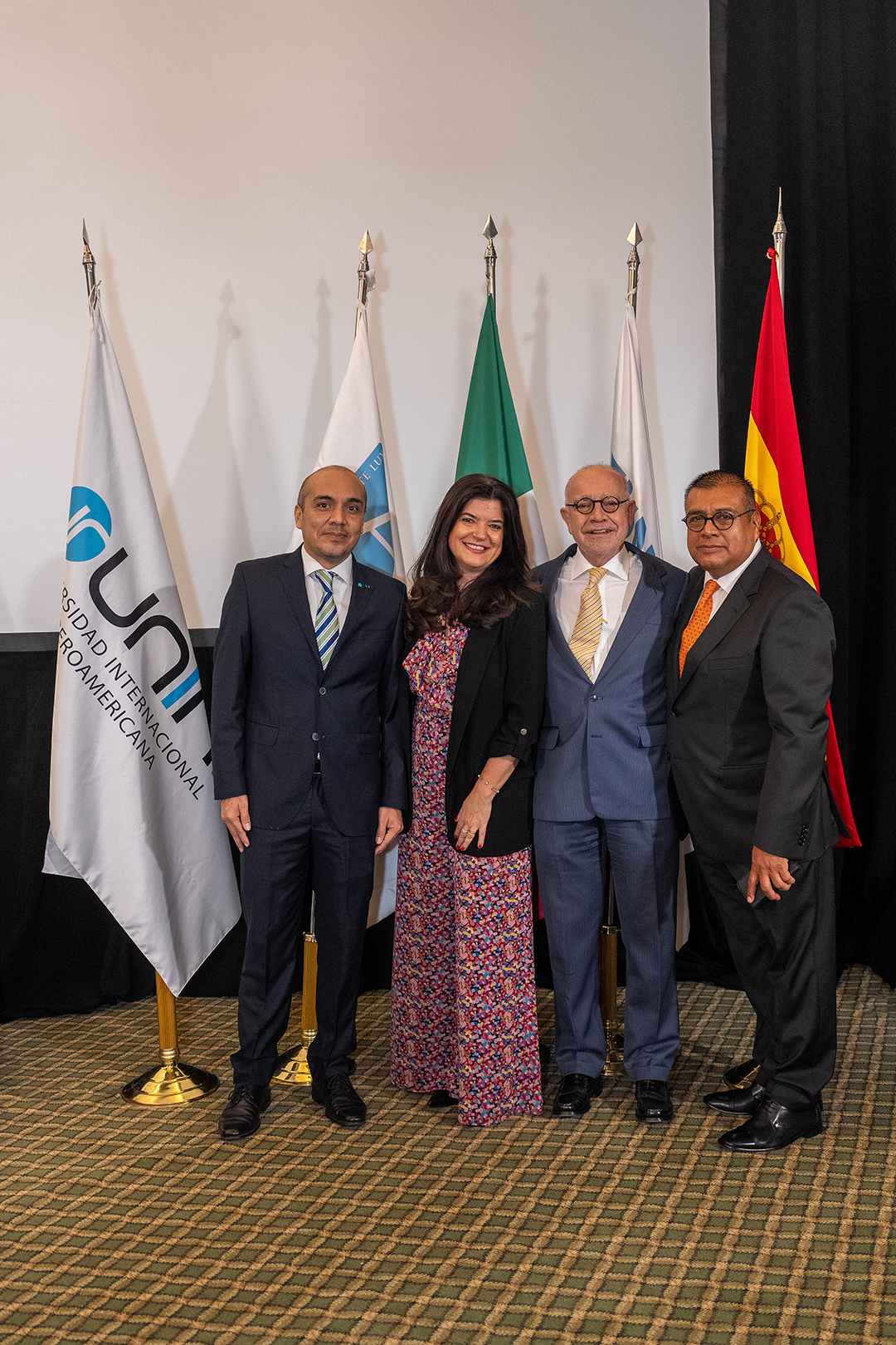 UNINI México festeja en una ceremonia de graduación para sus ...