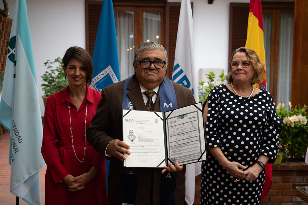 UNINI México entrega diplomas de posgrado a profesionales en Costa Rica