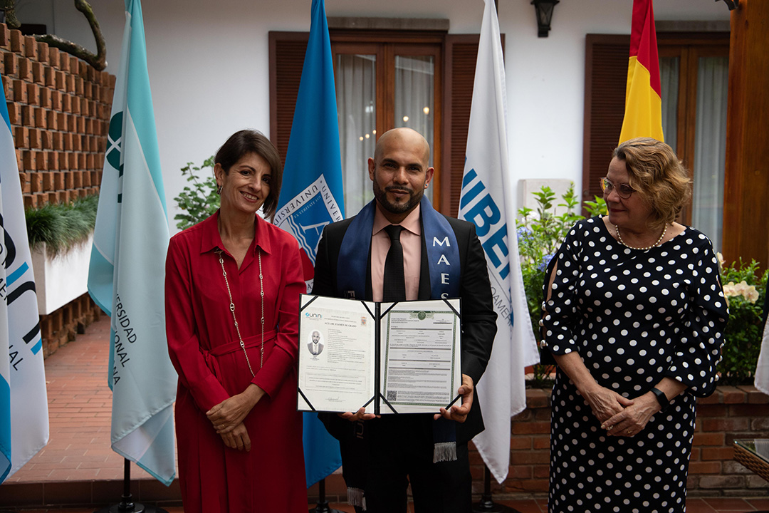 UNINI México entrega diplomas de posgrado a profesionales en Costa Rica