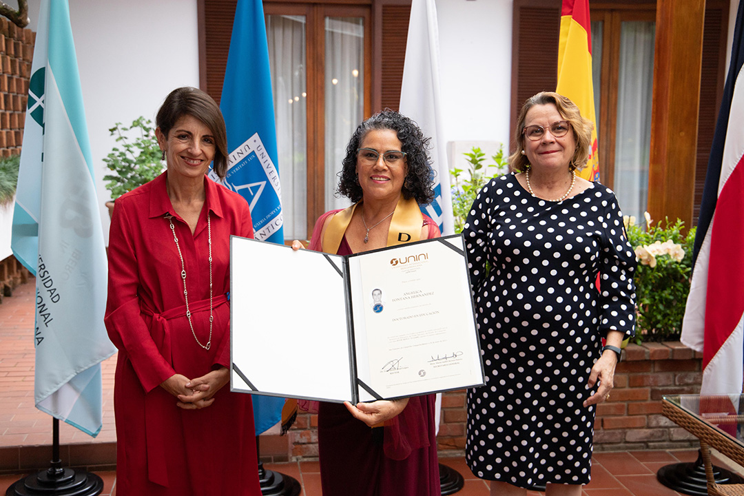 UNINI México entrega diplomas de posgrado a profesionales en Costa Rica