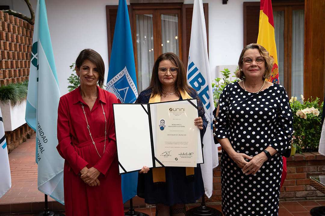 UNINI México entrega diplomas de posgrado a profesionales en Costa Rica