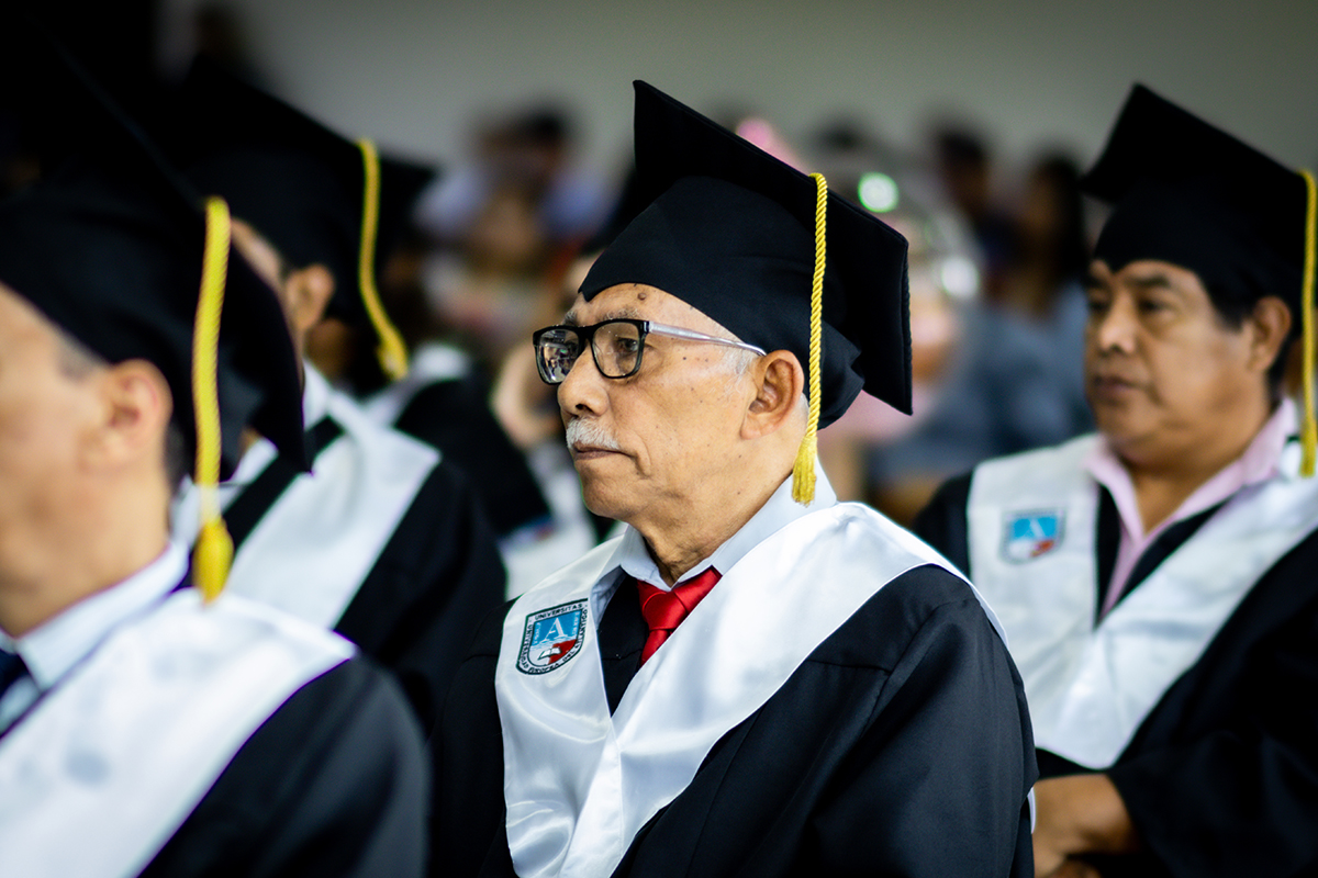 UNINI México realiza una entrega de títulos a estudiantes Hondureños