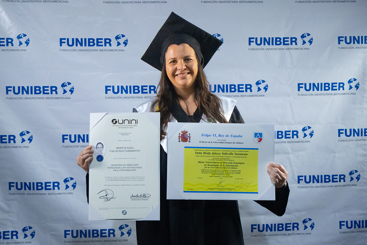 UNINI México realiza una entrega de títulos a estudiantes Hondureños