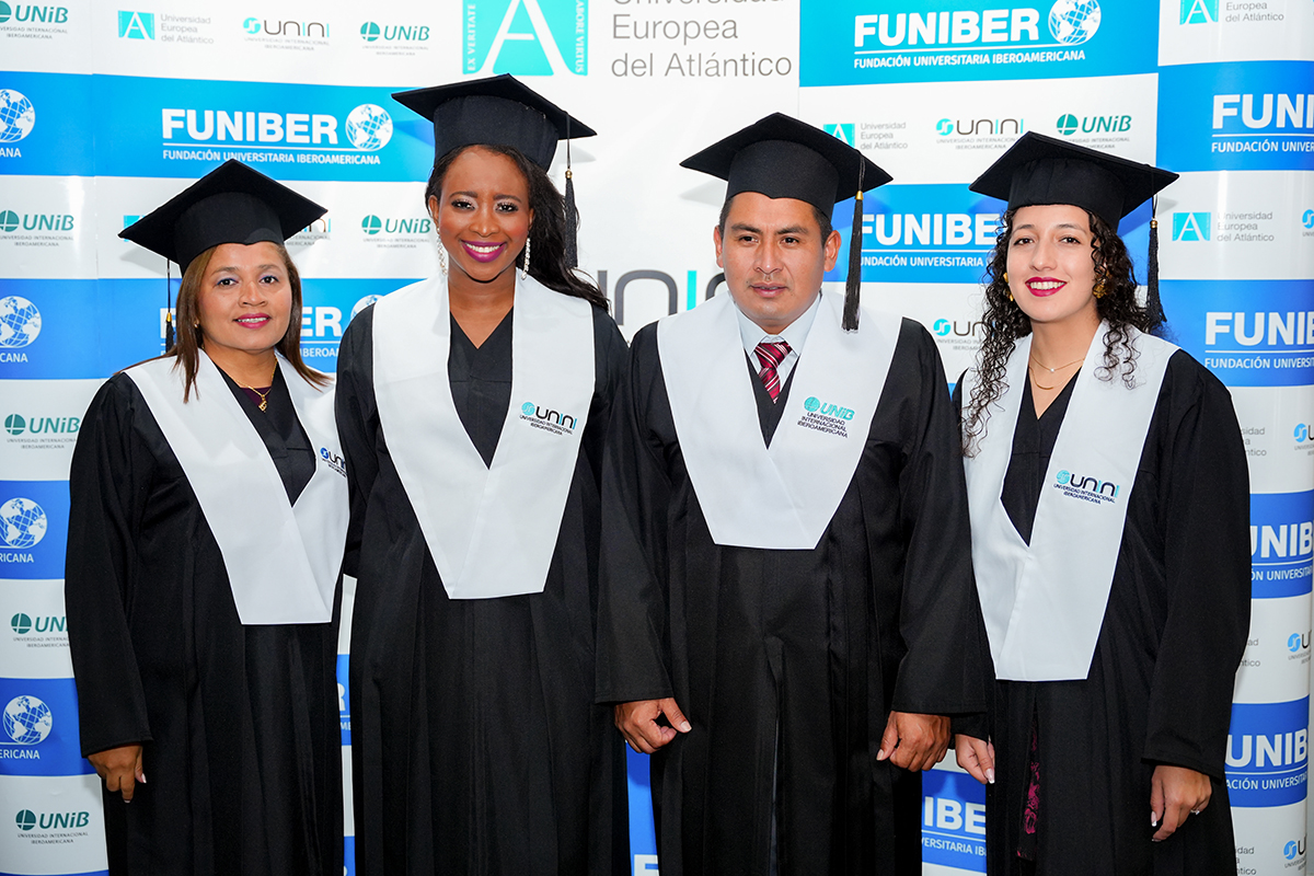 UNINI México celebra un acto de graduación para alumnos becados en Ecuador