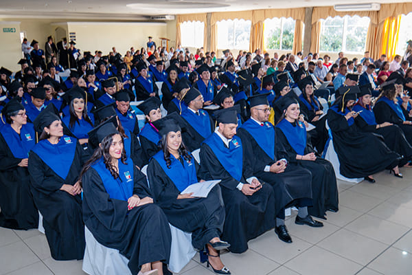 UNINI México celebra una ceremonia de entrega de títulos
