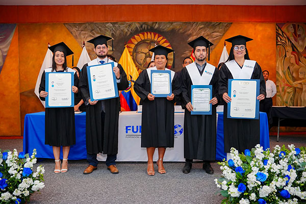 UNINI México celebra un acto de entrega de títulos para sus alumnos ...